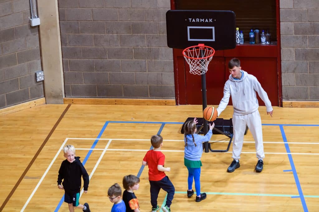 Join ALSAA for Fitness & Fun: Swim, Gym, Classes & Clubs.